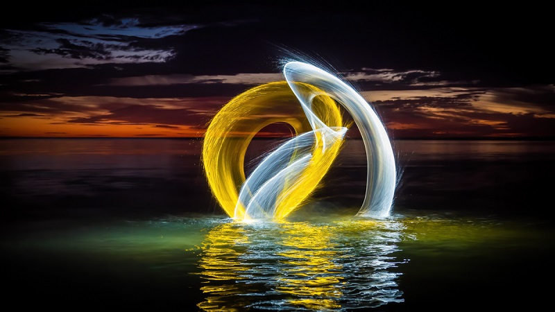 Master Strokes: How to Create Amazing Light Paintings with Denis Smith